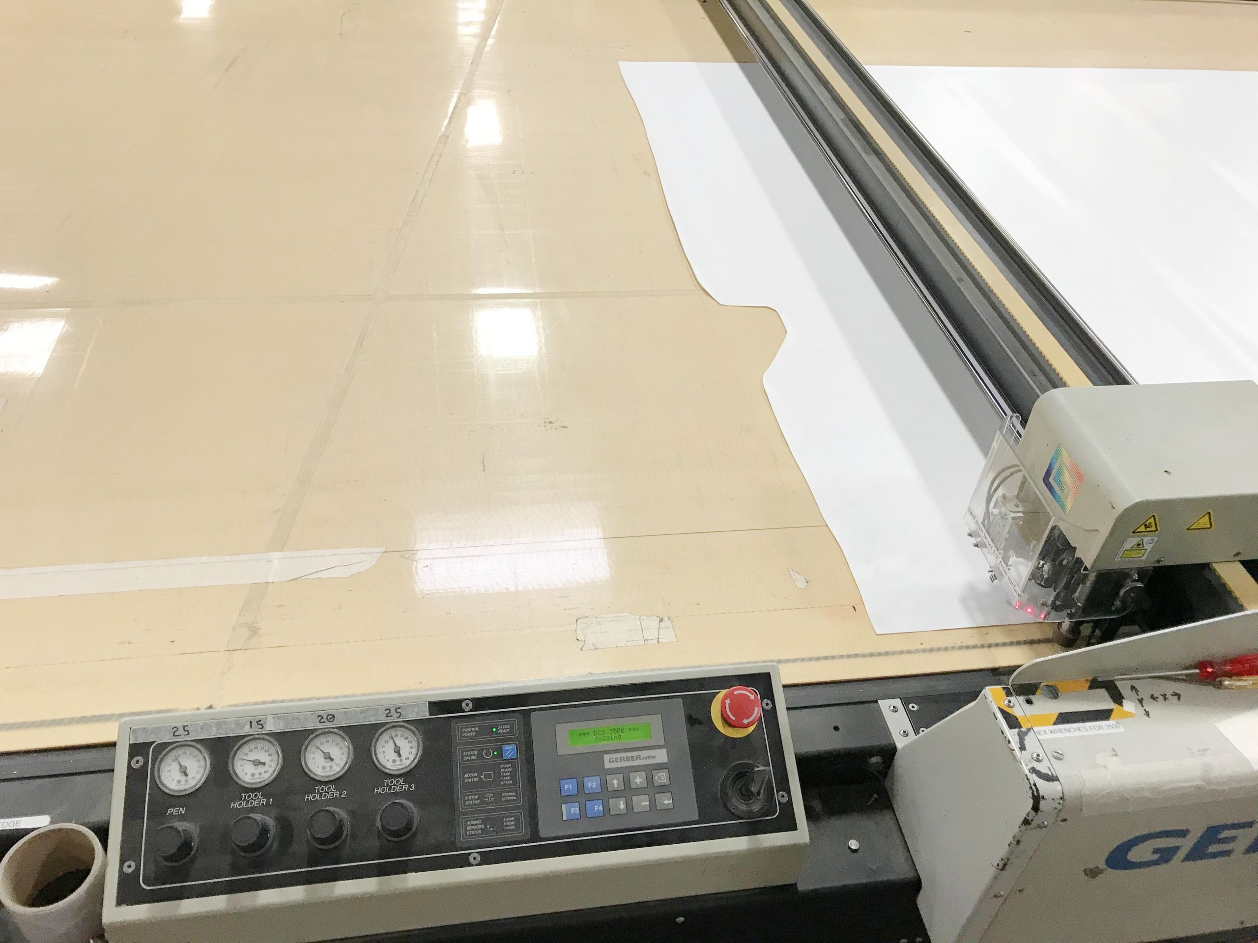 Used Gerber DCS 3500 Cutting Table w/ Conveyor for Sale