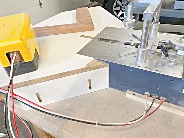 ITW AMP Mitre Mite VN2+1 Vnailer